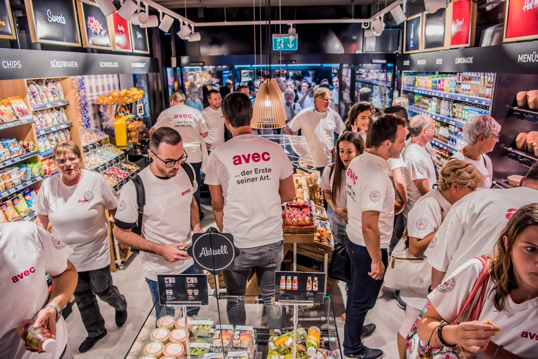 avec : viser le nouveau concept avec courage et énergie — Valora Stories