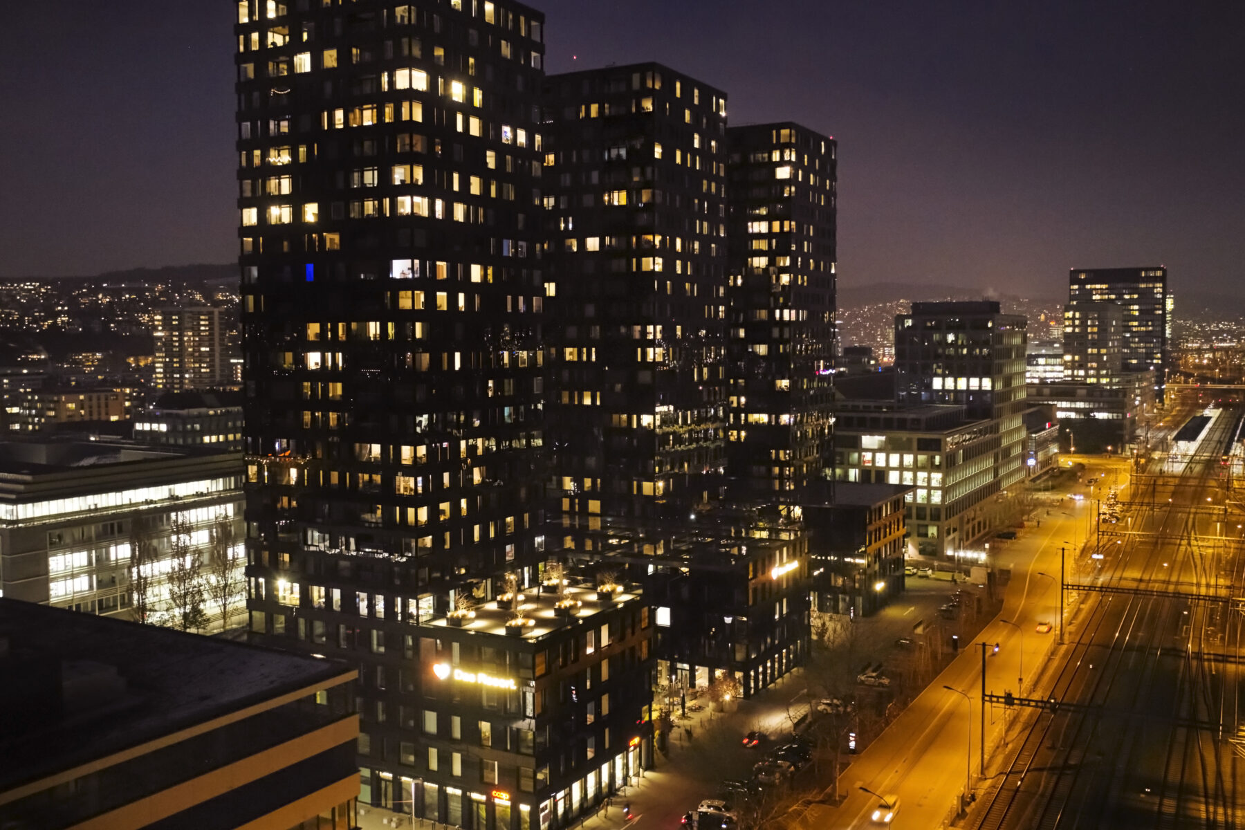 Valora Stories — Stratégie & Numéros, Business, Travailler avec Valora